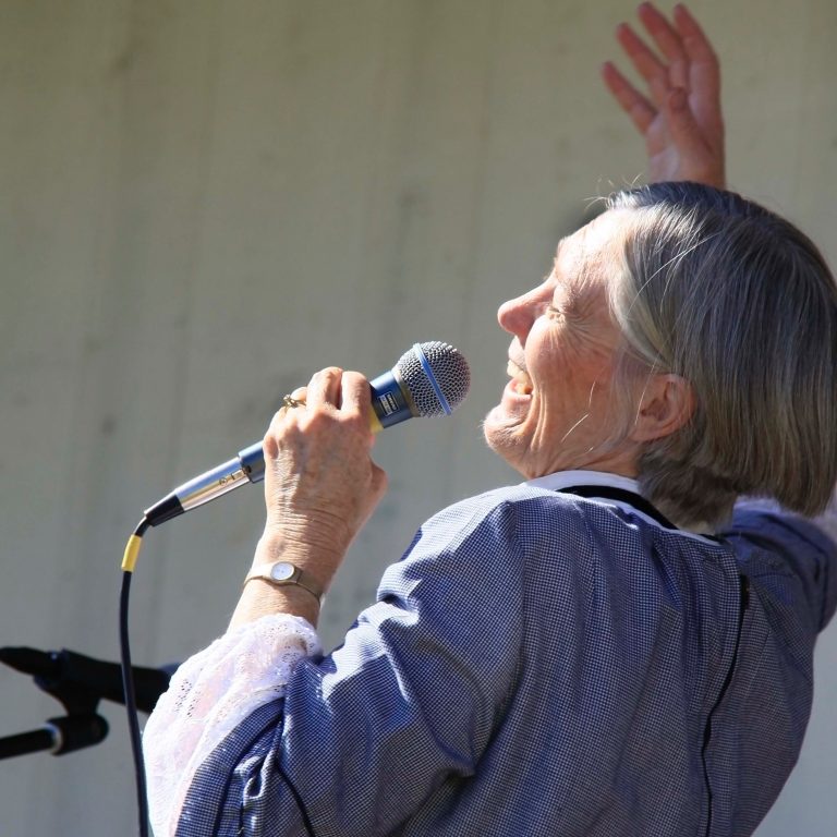 Robyn Sykes, the bush poets’ champion | About Regional